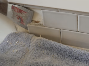 How to Remove Tile Backsplash in 5 Steps? [Beginner-Friendly] - Awisdom